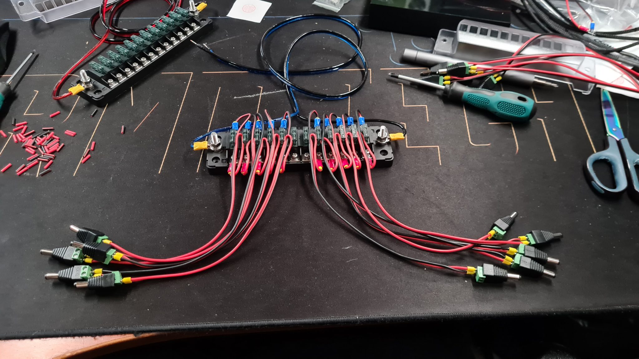 Lots of External HDD on a single Power Supply - Intermittent Technology